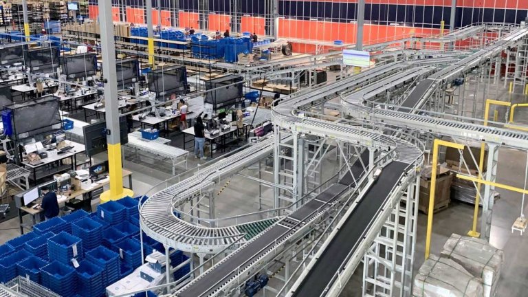 Custom Conveyor Systems for Peak Efficiency and Lower Costs