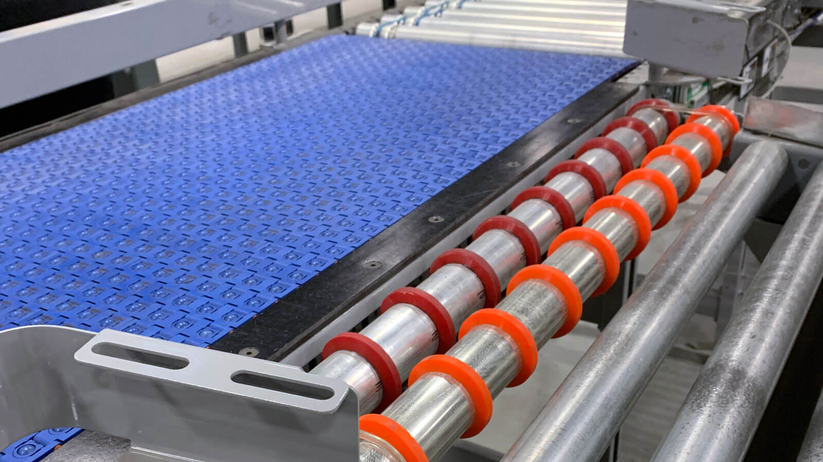 Conveyor Diverters for Efficient Sortation | KPI Solutions