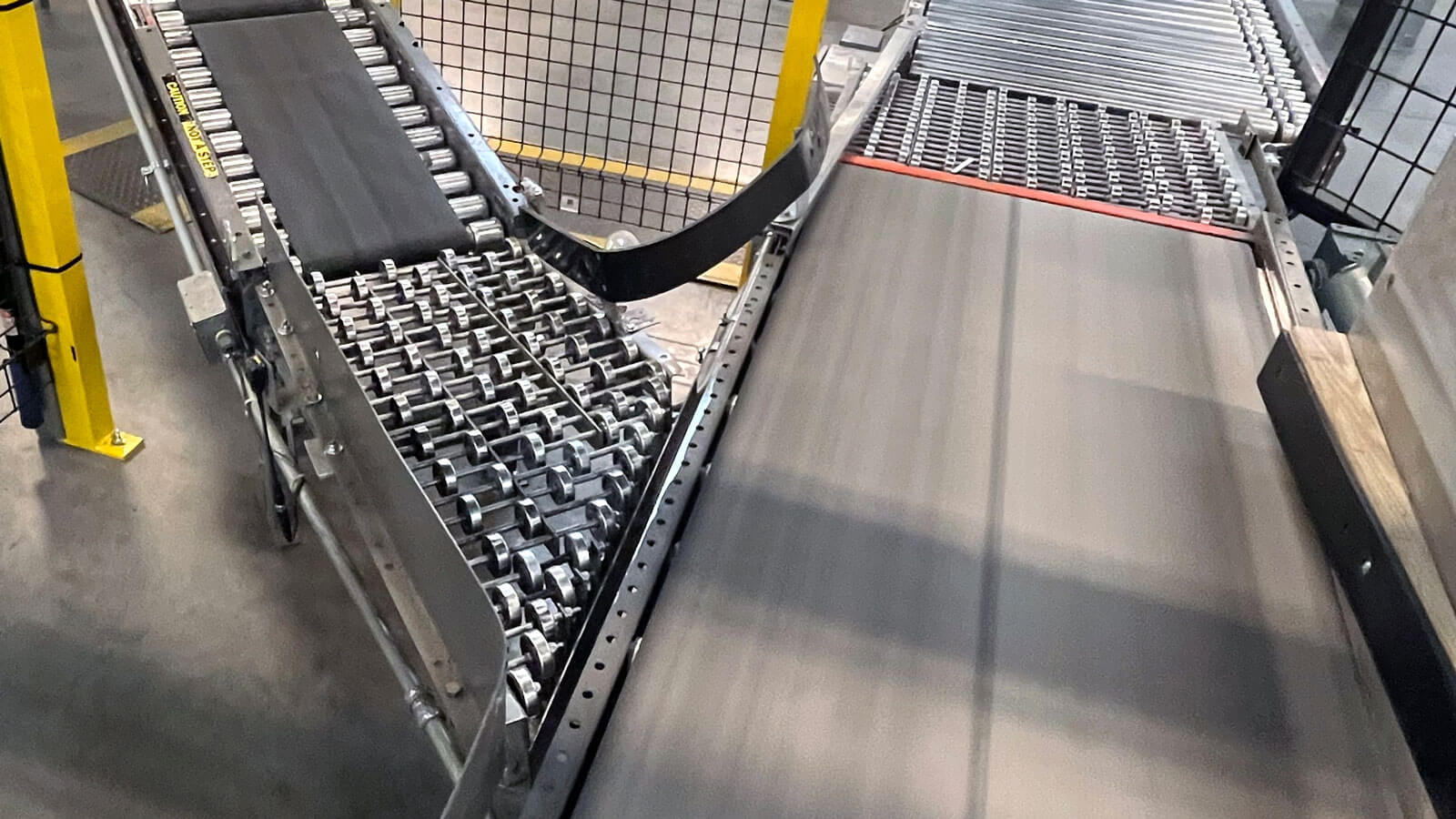 Conveyor Diverters for Efficient Sortation | KPI Solutions